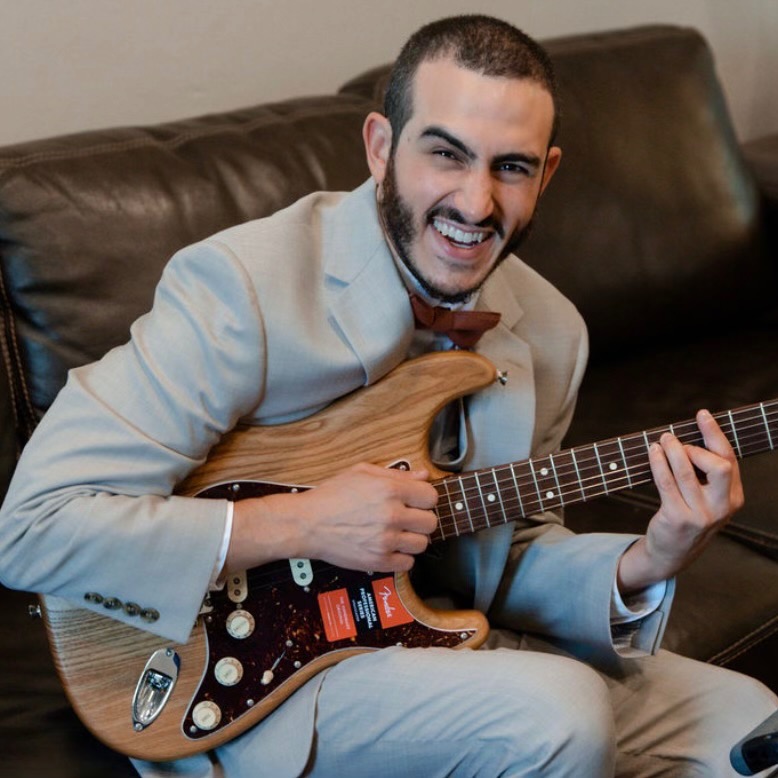 Book Kevin - Guitar coach near Milwaukee, Wisconsin