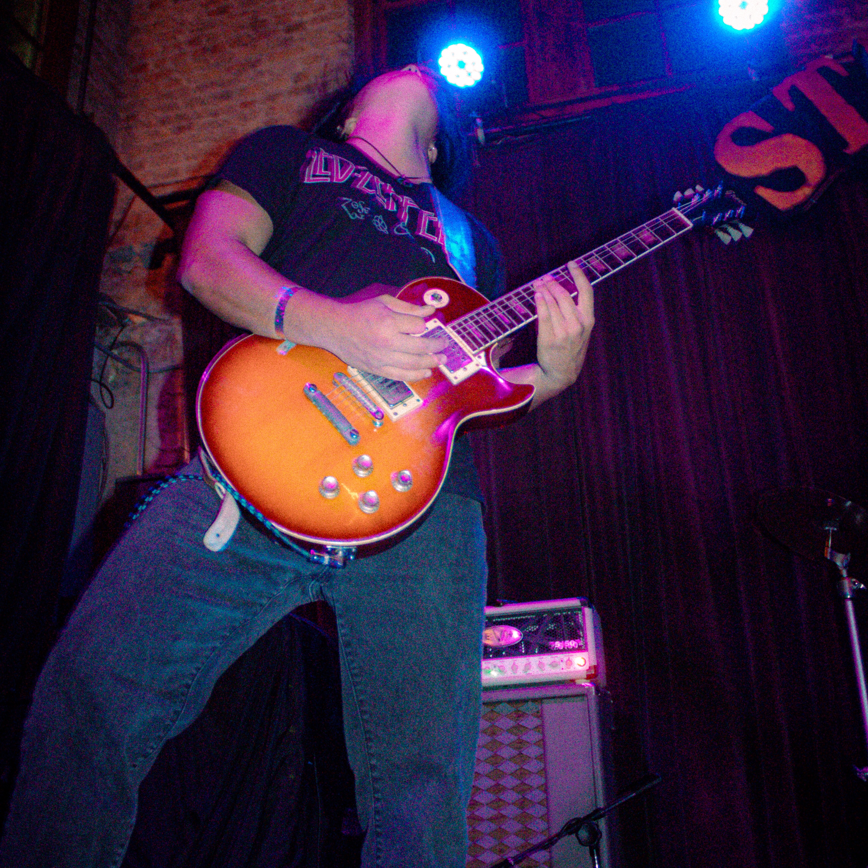 Book Frankie Caballero - Guitar coach near Austin, Texas